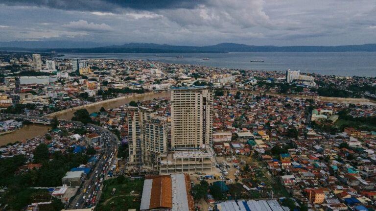 Cebu Landmasters and YHES Top Off The Paragon Davao, Davao City’s ...